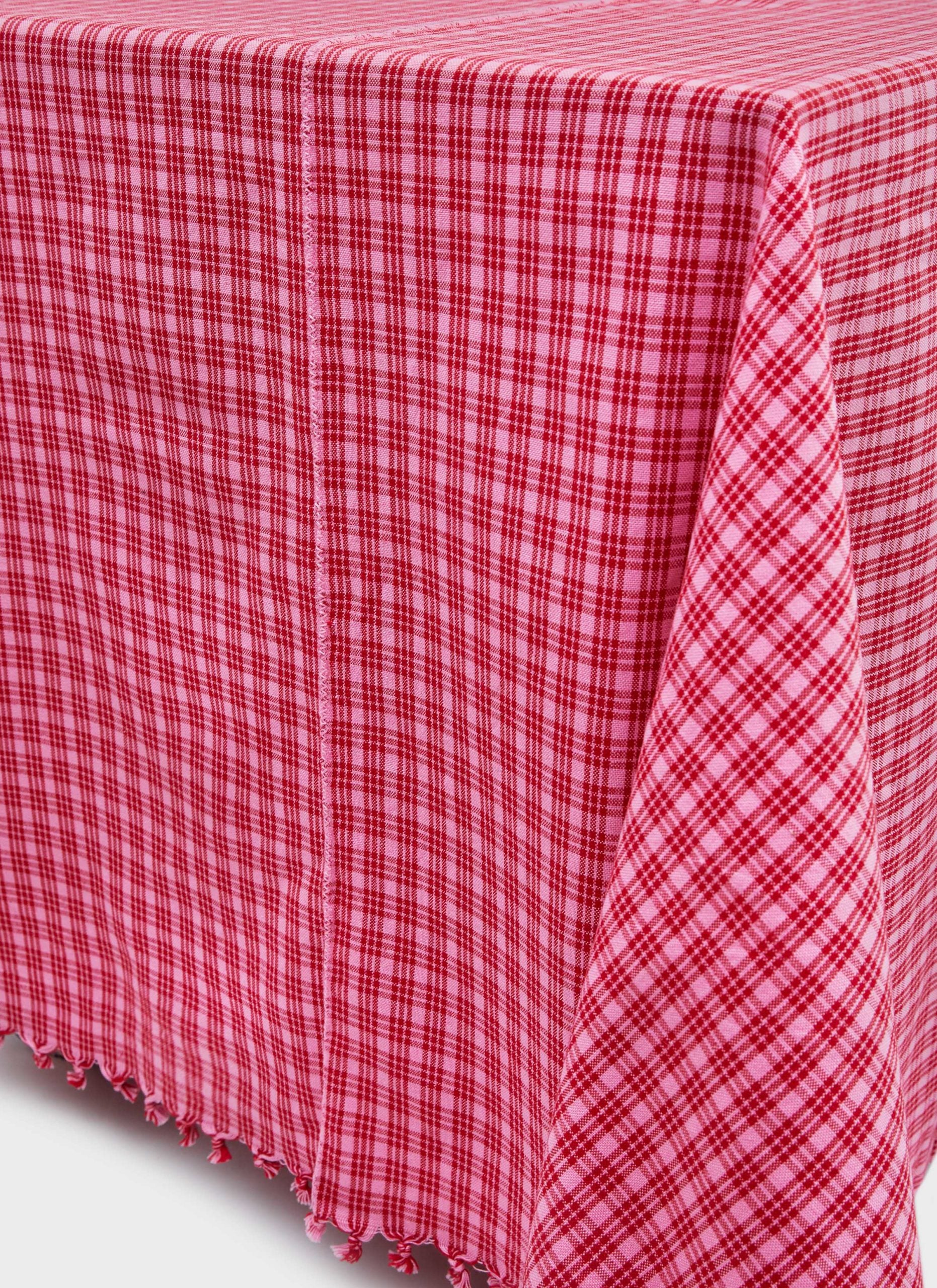 KATHERINE PLAID - Valentine Tablecloth – Heather Taylor Home
