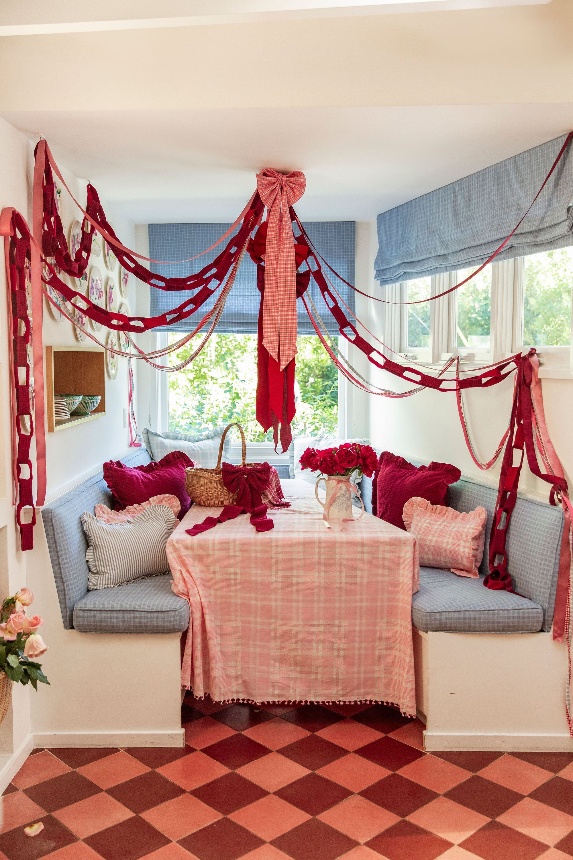 MARIANNE PLAID - Peony Tablecloth – Heather Taylor Home